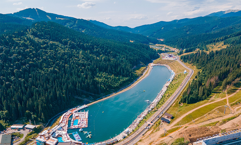 ОЗЕРО МОЛОДОСТІ - Буковель Bukovel. Всесезонний курорт у серці Карпат.